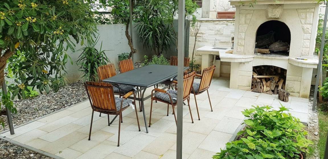 60 M² Ferienwohnung ∙ 2 Schlafzimmer ∙ 5 Gäste - Makarska