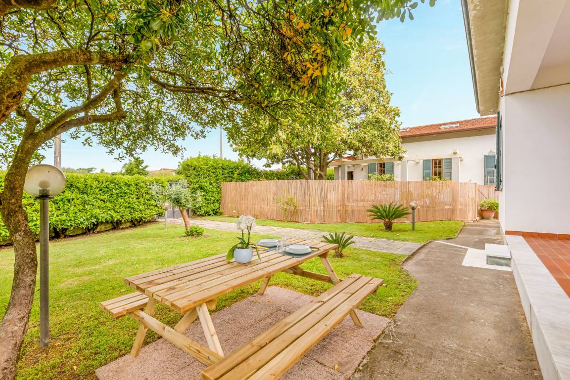 Ferienhaus ∙ 1 Schlafzimmer ∙ 2 Gäste - Marina di Massa