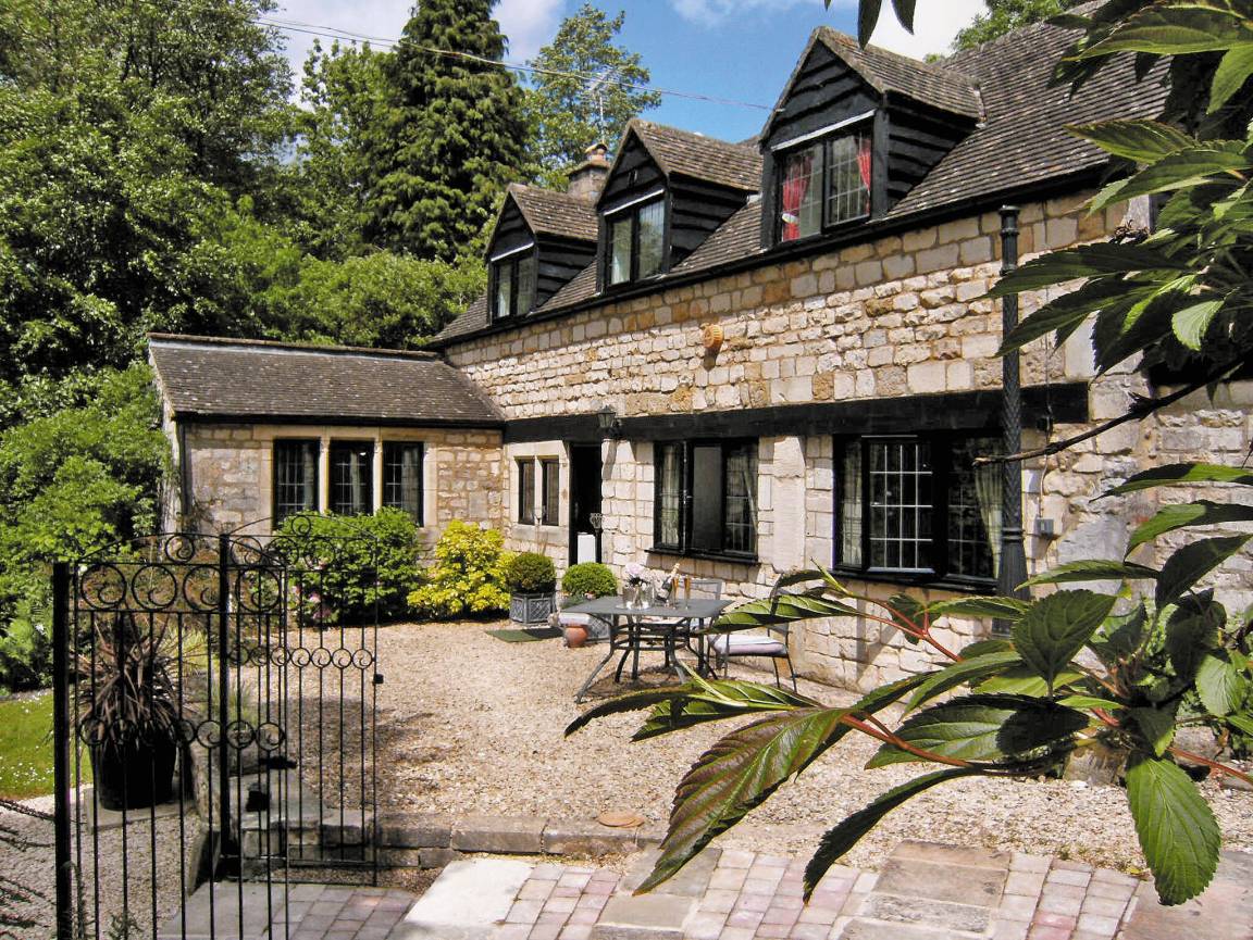 Cottage ∙ 1 Bedroom ∙ 2 Guests - Stroud