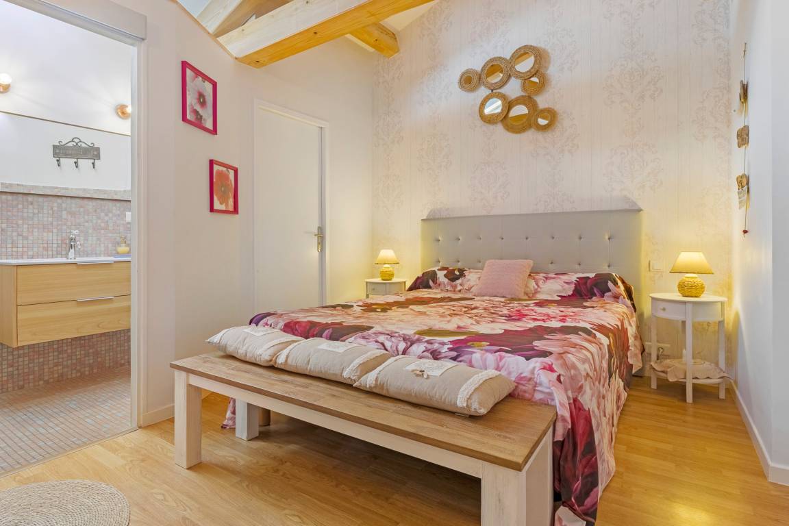 20 M² Chambre D'hôtes ∙ 1 Chambre ∙ 2 Personnes - Bagnols-sur-Cèze