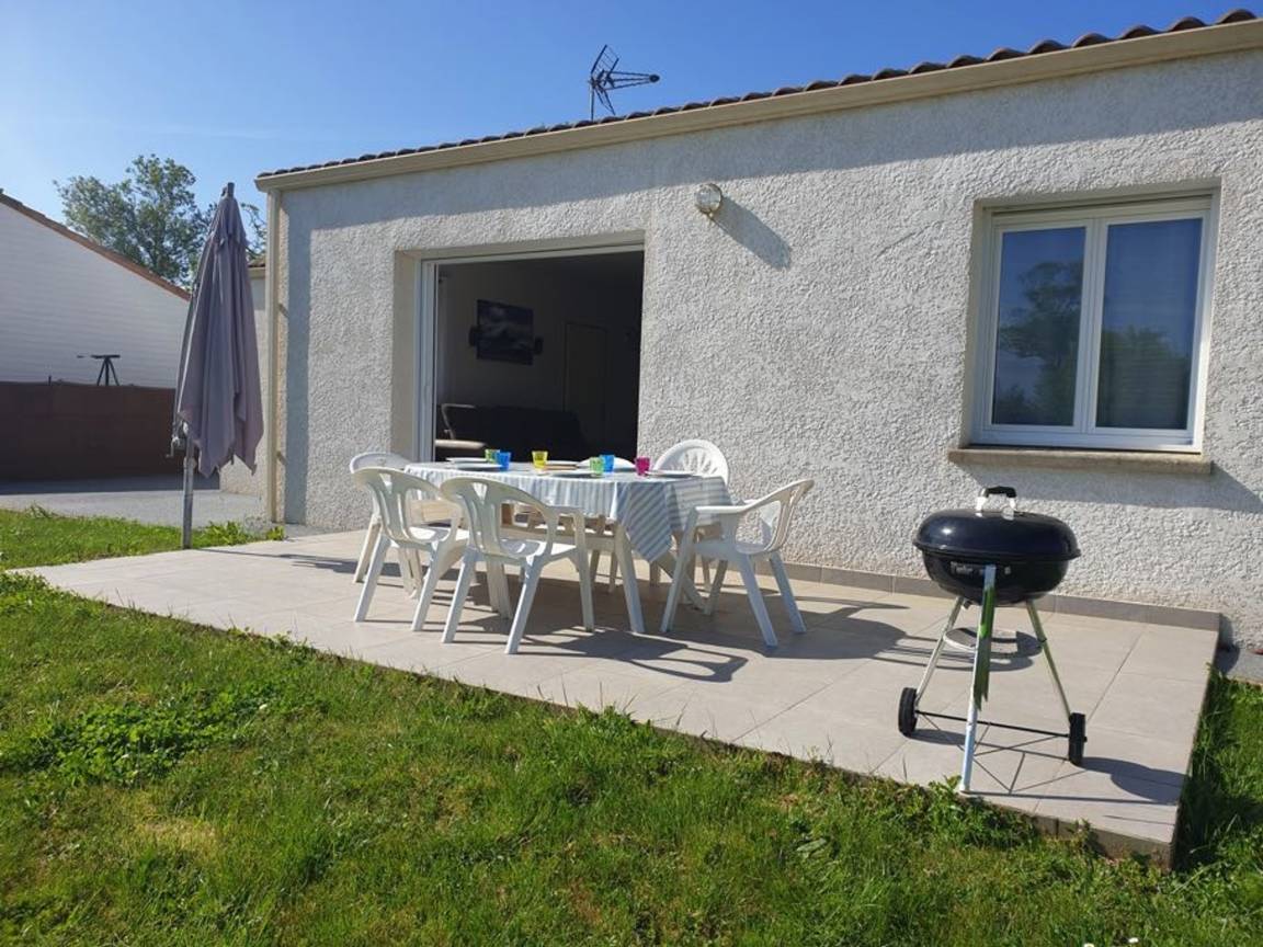 90 M² House ∙ 3 Bedrooms ∙ 6 Guests - Angles
