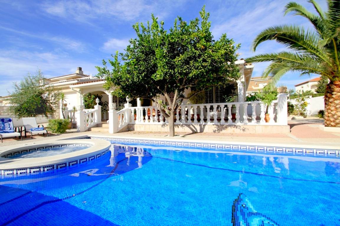 280 M² Villa ∙ 7 Slaapkamers ∙ 12 Gasten - Miami Platja
