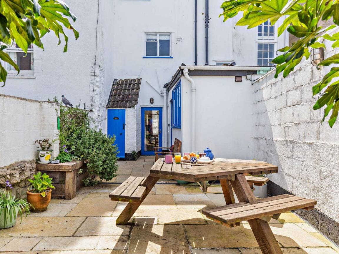 Cottage ∙ 3 Bedrooms ∙ 6 Guests - Lyme Regis