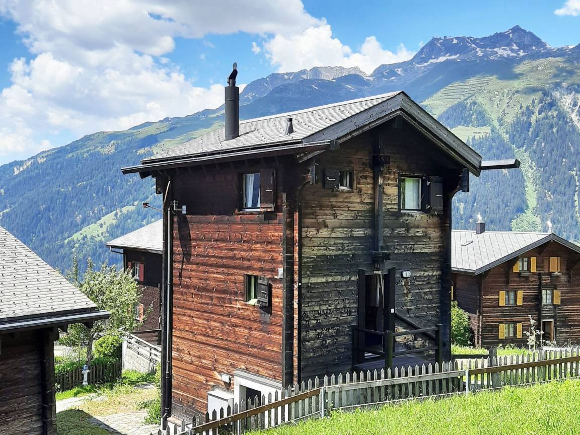95 M² Ferienhaus ∙ 3 Schlafzimmer ∙ 5 Gäste - Fiesch