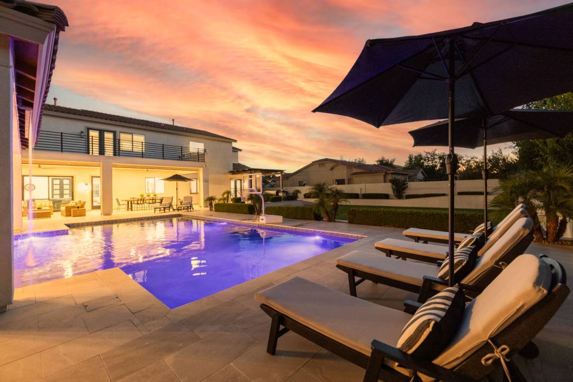 447 M² House ∙ 5 Bedrooms ∙ 15 Guests - Chandler, AZ