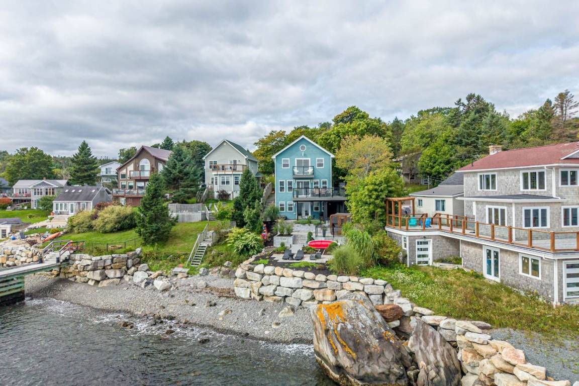 100 M² Ferienwohnung ∙ 1 Schlafzimmer ∙ 6 Gäste - Halifax