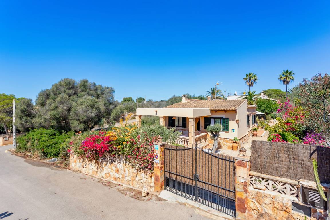 86 M² House ∙ 2 Bedrooms ∙ 4 Guests - Cala Llombards
