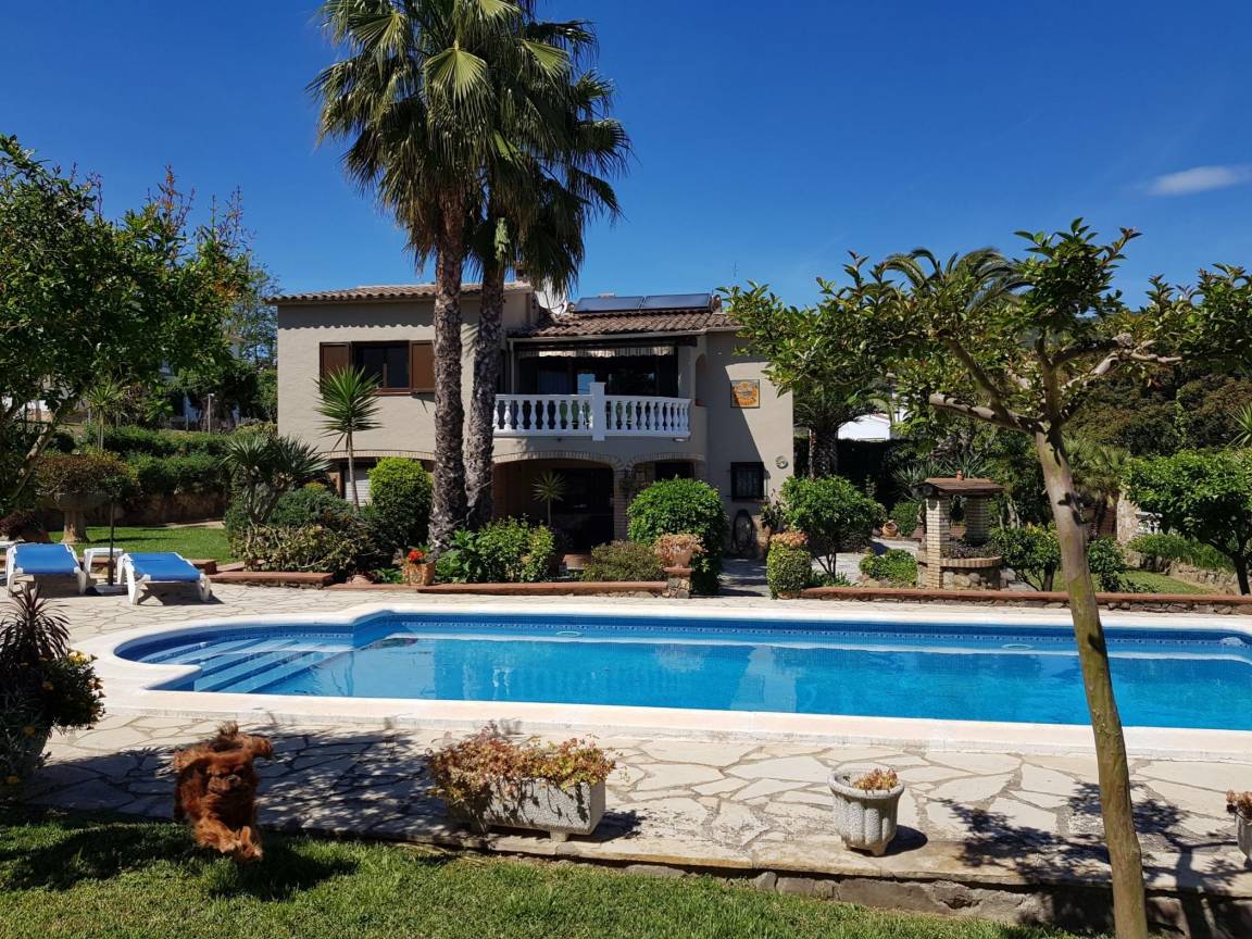 160 M² Villa ∙ 3 Bedrooms ∙ 6 Guests - Calonge