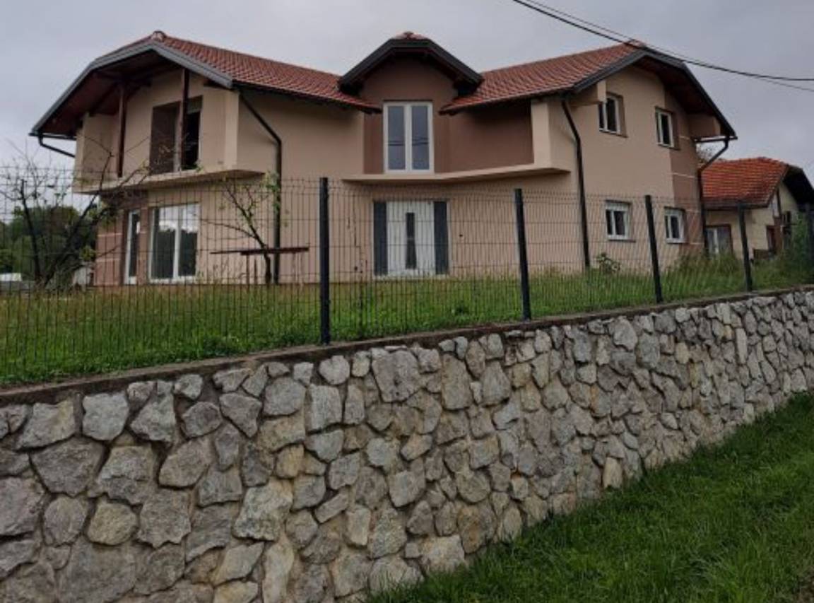 130 M² Apartment ∙ 2 Bedrooms ∙ 6 Guests - Karlovac