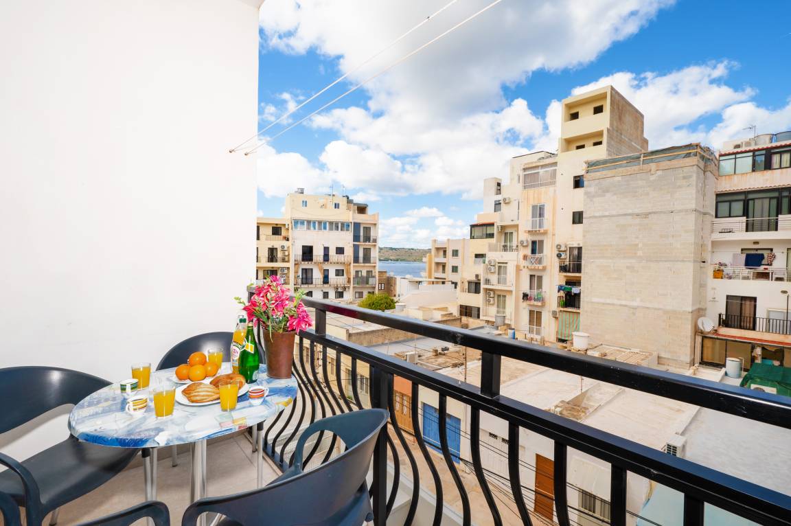 76 M² Apartment ∙ 3 Bedrooms ∙ 6 Guests - Málta
