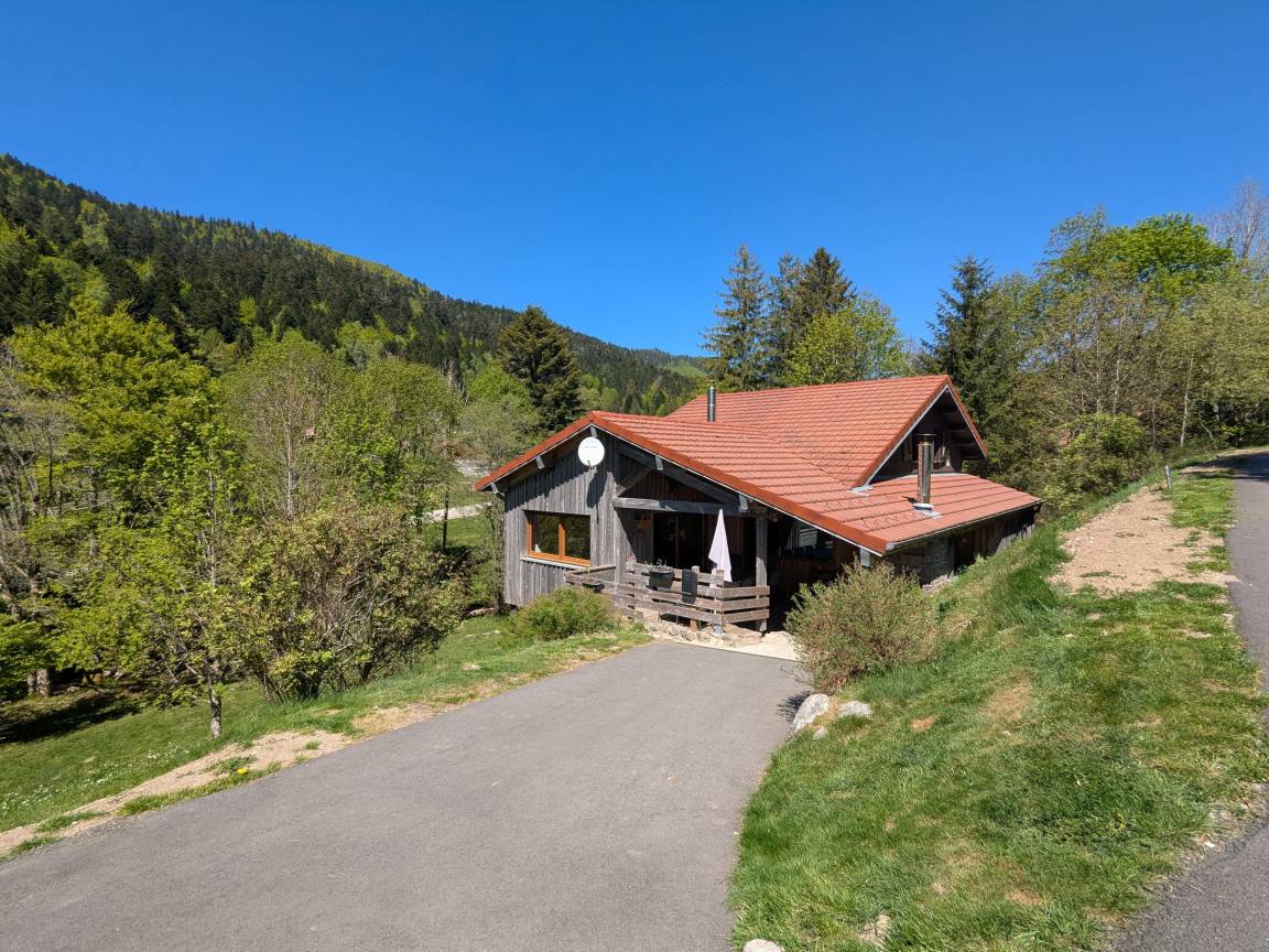 140 M² Cottage ∙ 4 Bedrooms ∙ 11 Guests - Alps