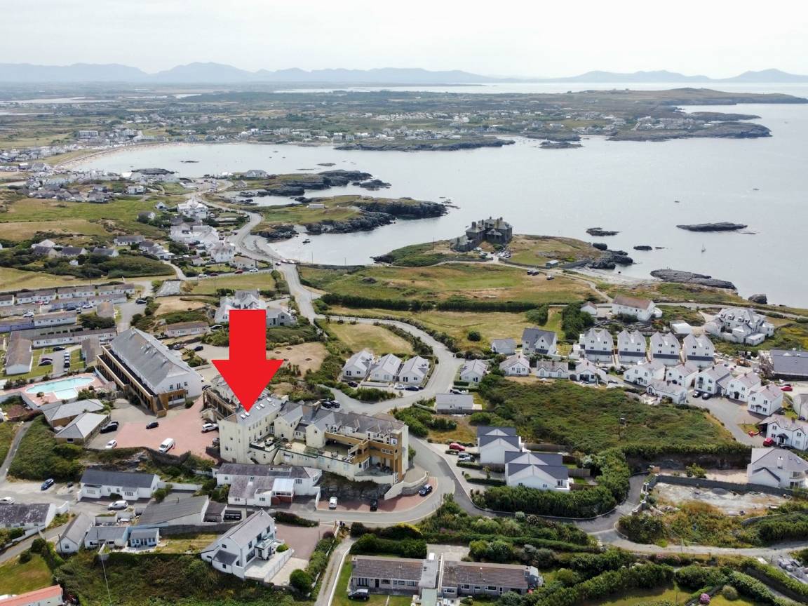 93 M² Apartment ∙ 3 Bedrooms ∙ 6 Guests - Holyhead