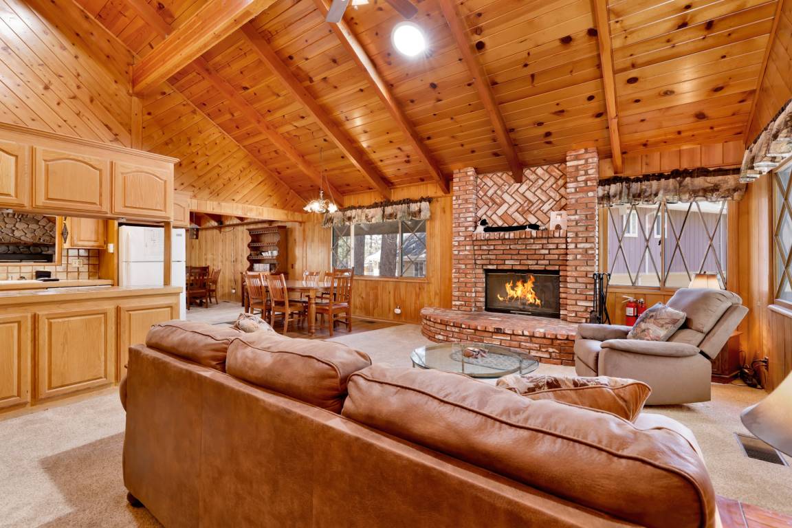 164 M² Cabin ∙ 4 Bedrooms ∙ 9 Guests - Big Bear Lake, CA