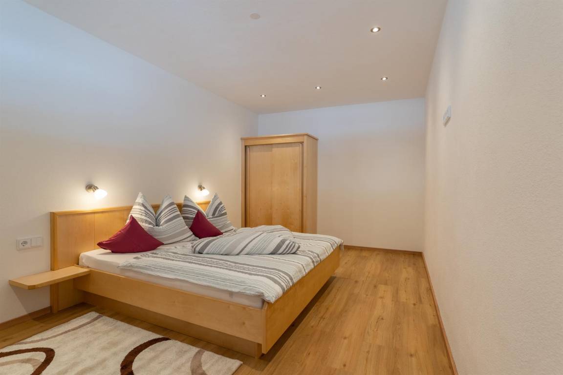 58 M² Ferienwohnung ∙ 1 Schlafzimmer ∙ 3 Gäste - Längenfeld