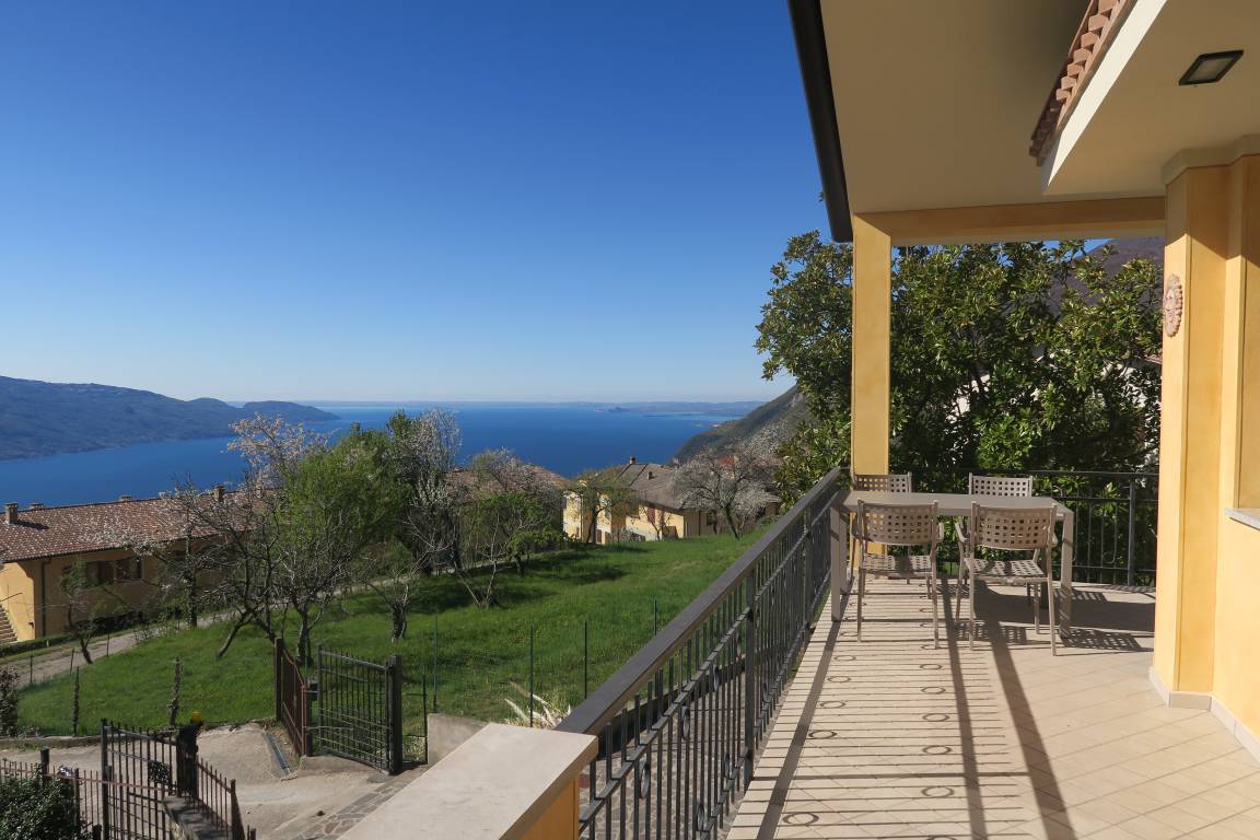 160 M² Villa ∙ 4 Bedrooms ∙ 8 Guests - Limone Sul Garda