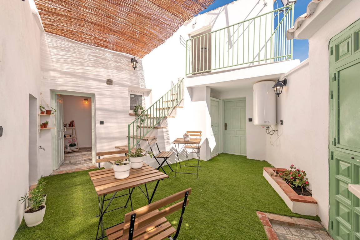 75 M² House ∙ 2 Bedrooms ∙ 4 Guests - Alcaucín