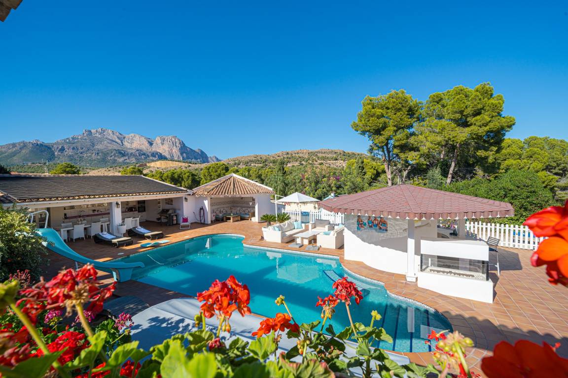 450 M² Villa ∙ 5 Makuuhuonetta ∙ 12 Vierasta - Altea
