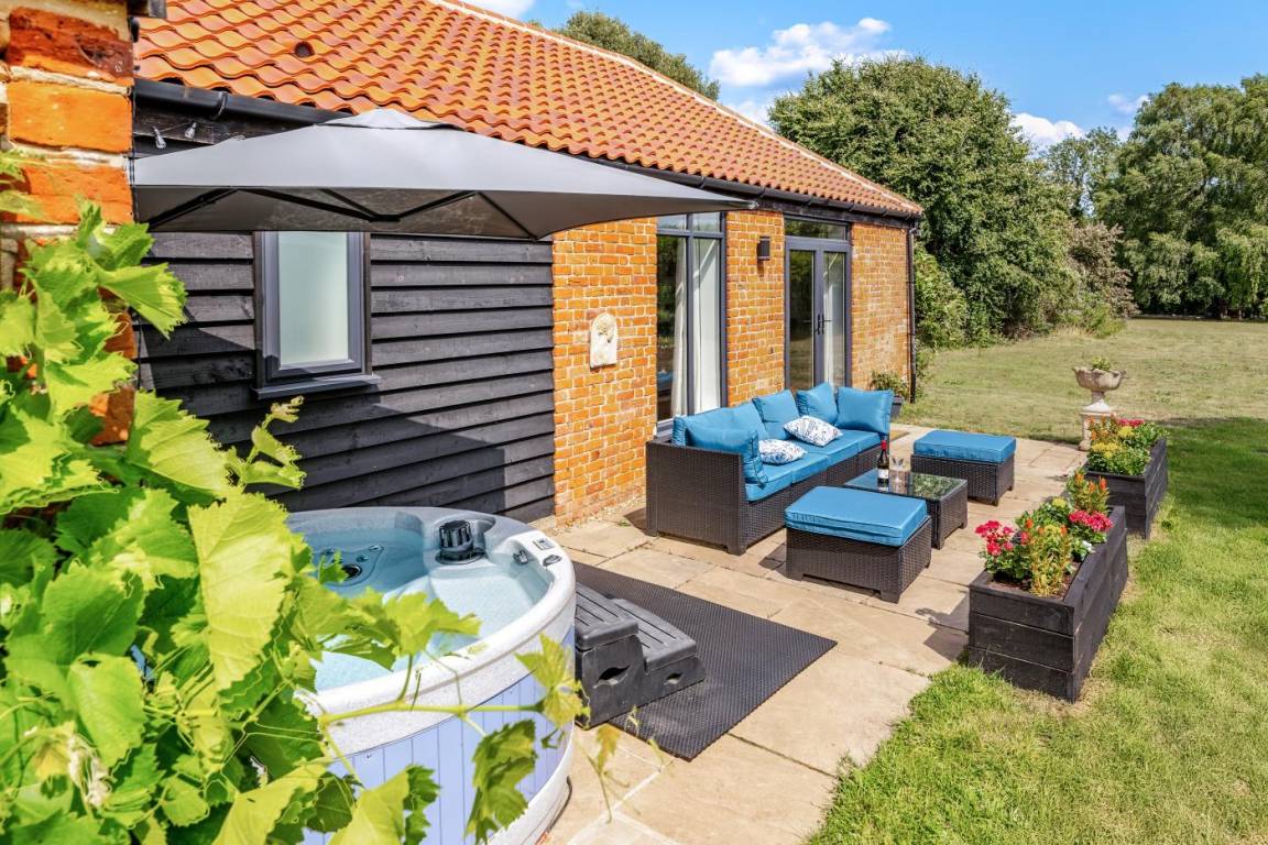 Cottage ∙ 4 Bedrooms ∙ 8 Guests - Norwich