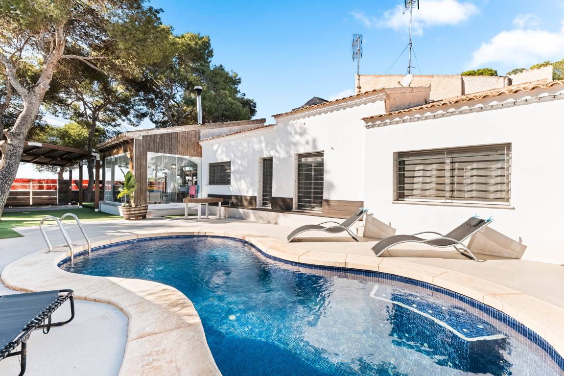 130 M² Villa ∙ 4 Schlafzimmer ∙ 10 Gäste - Torrevieja
