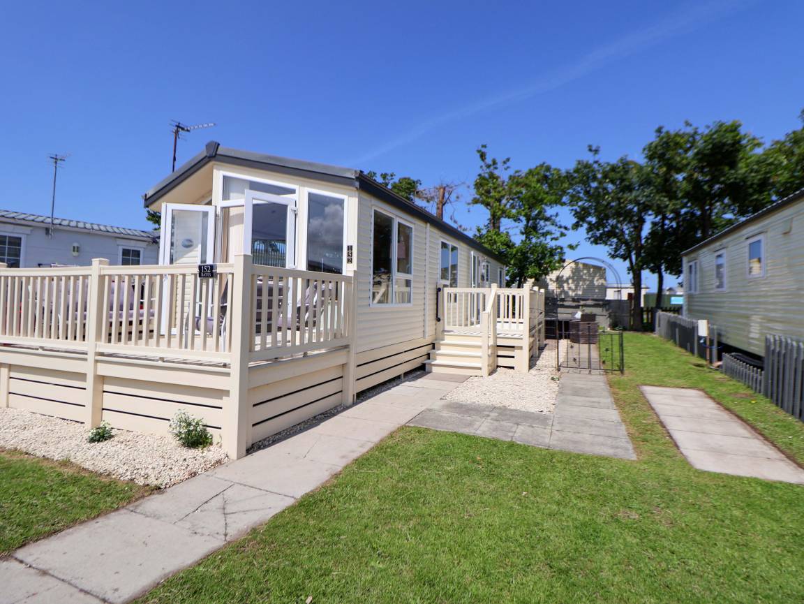 Cottage ∙ 3 Bedrooms ∙ 6 Guests - Prestatyn