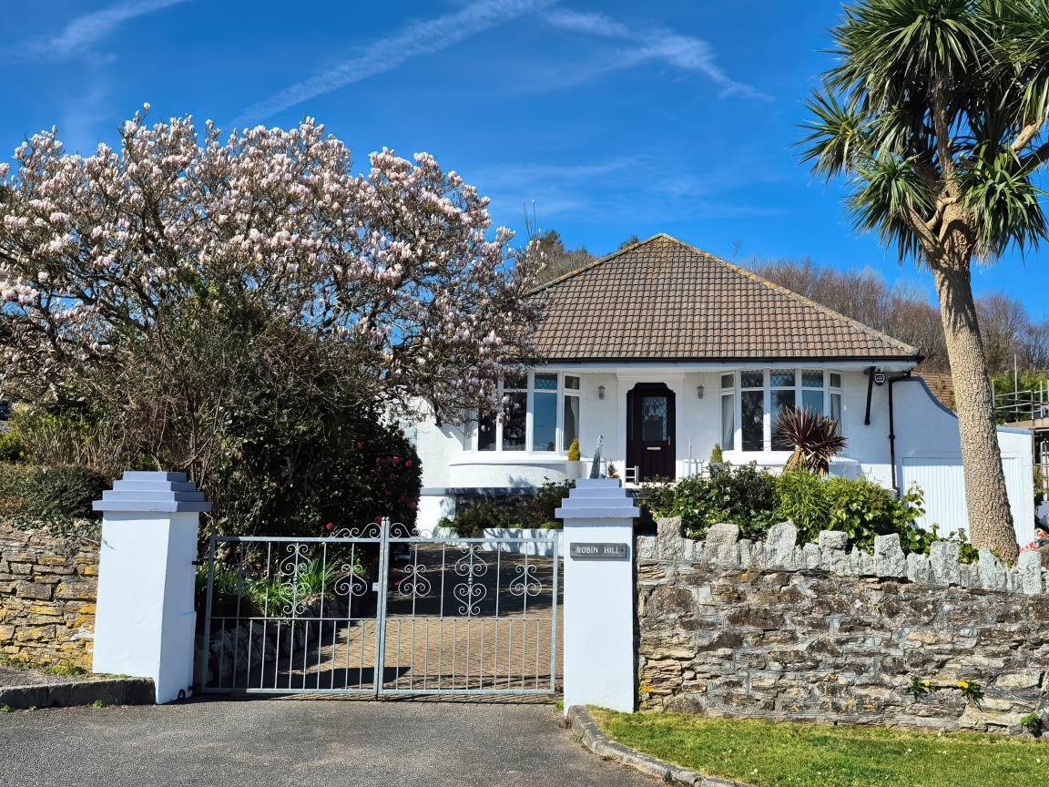 Cottage ∙ 3 Bedrooms ∙ 6 Guests - St Austell