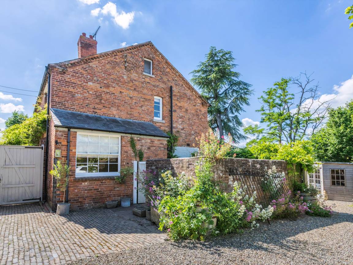 Cottage ∙ 2 Bedrooms ∙ 4 Guests - Shropshire