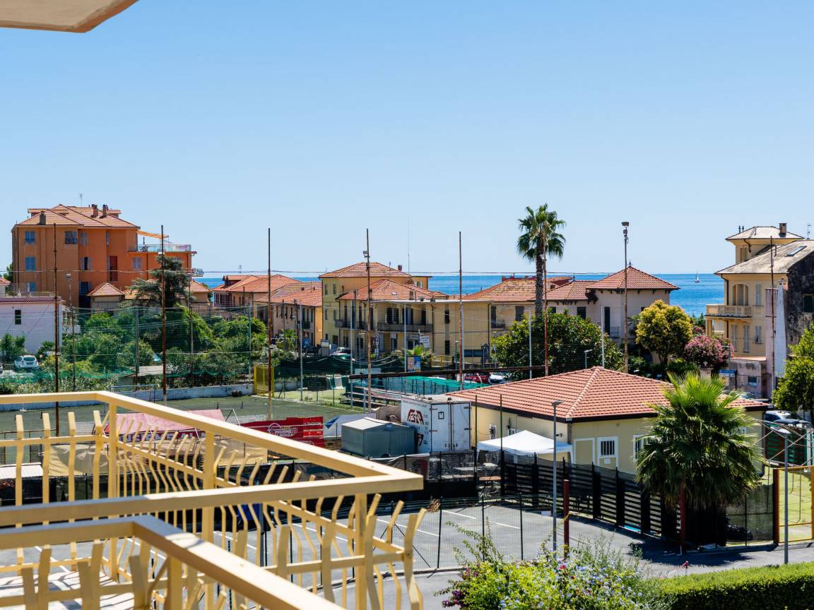 90 M² Appartamento Vacanza ∙ 2 Camere Da Letto ∙ 5 Ospiti - Riva ligure