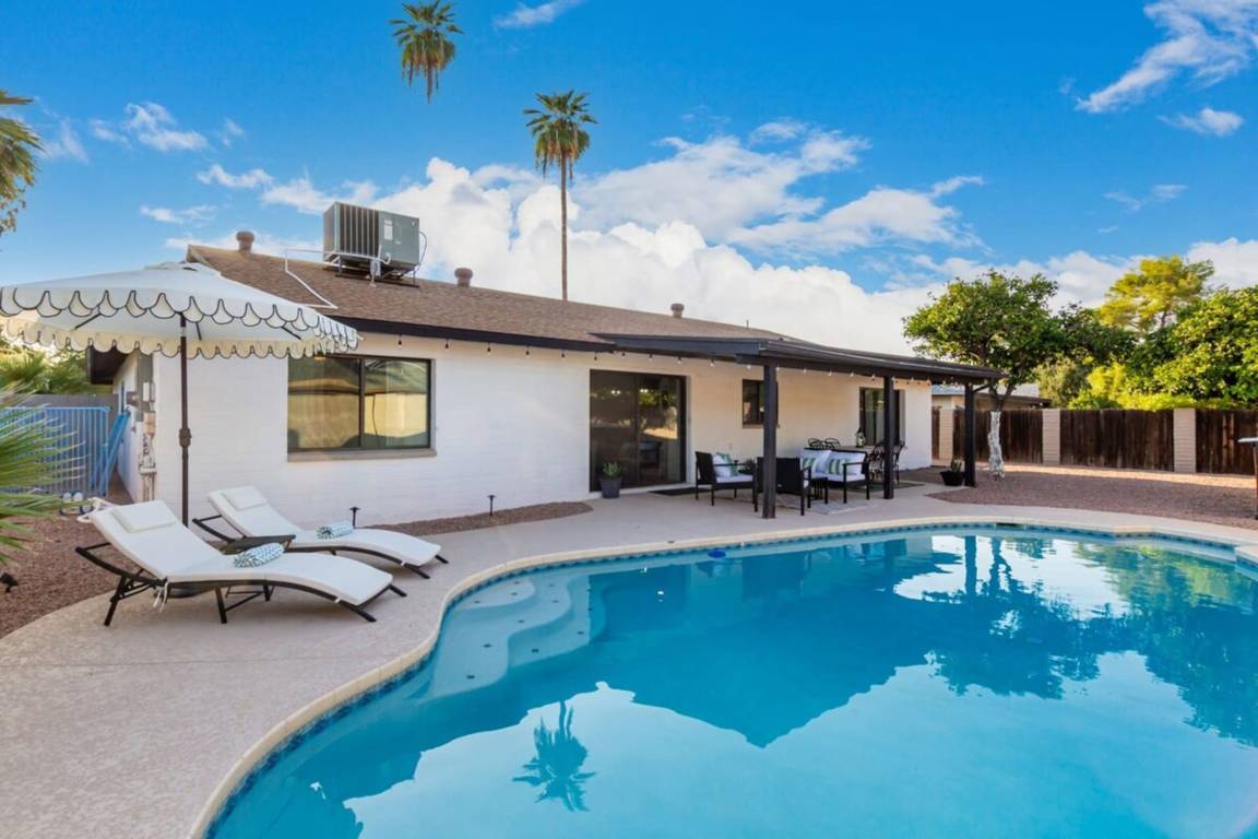 House ∙ 4 Bedrooms ∙ 10 Guests - Tempe, AZ