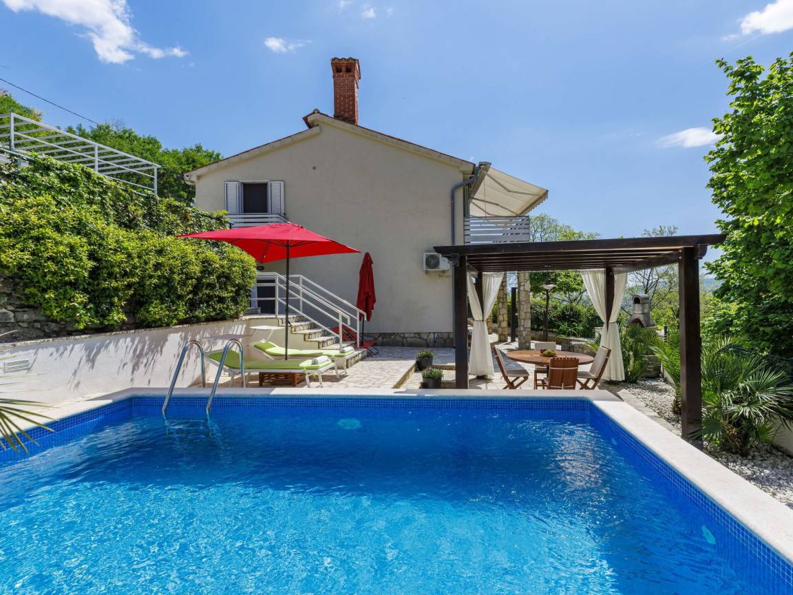 120 M² House ∙ 2 Bedrooms ∙ 6 Guests - Rabac