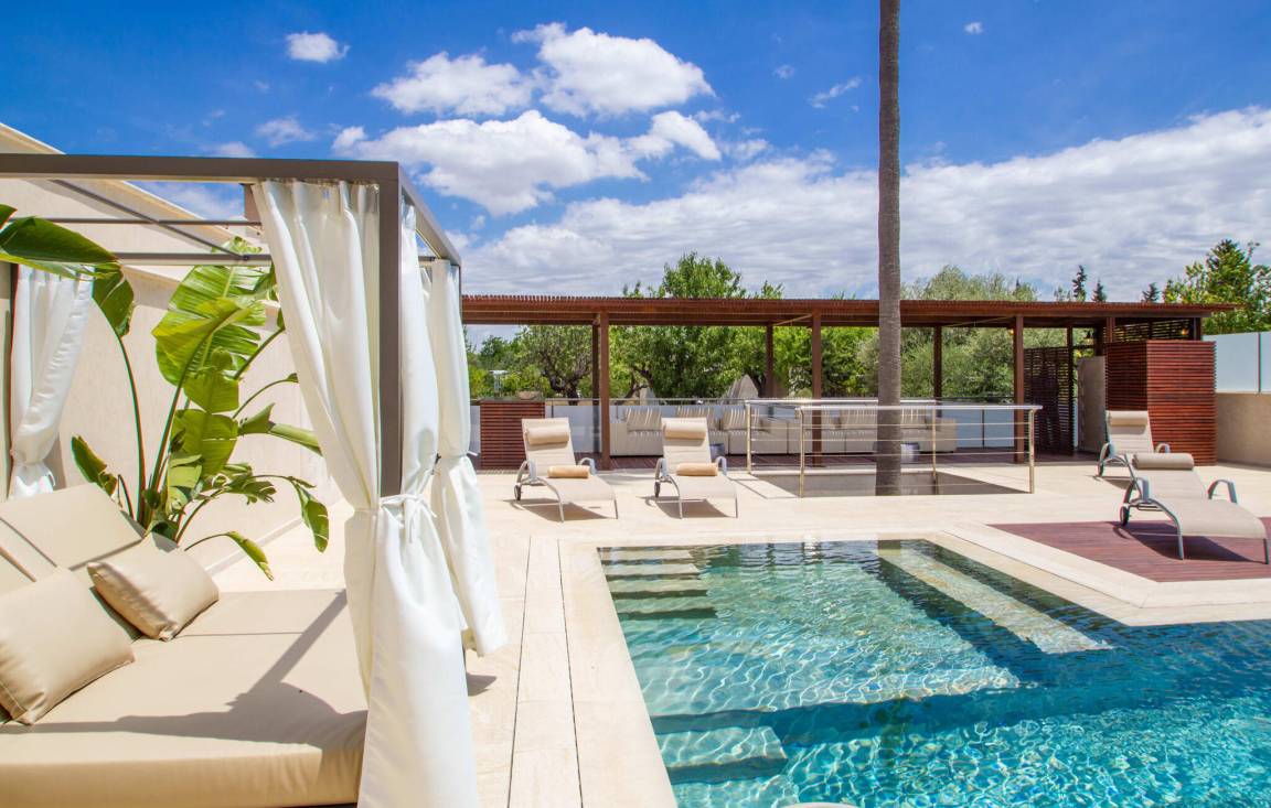 384 M² Ferienhaus ∙ 12 Schlafzimmer ∙ 14 Gäste - Palma