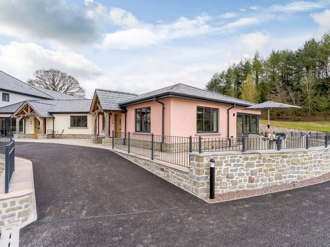 Cottage ∙ 2 Bedrooms ∙ 4 Guests - Usk