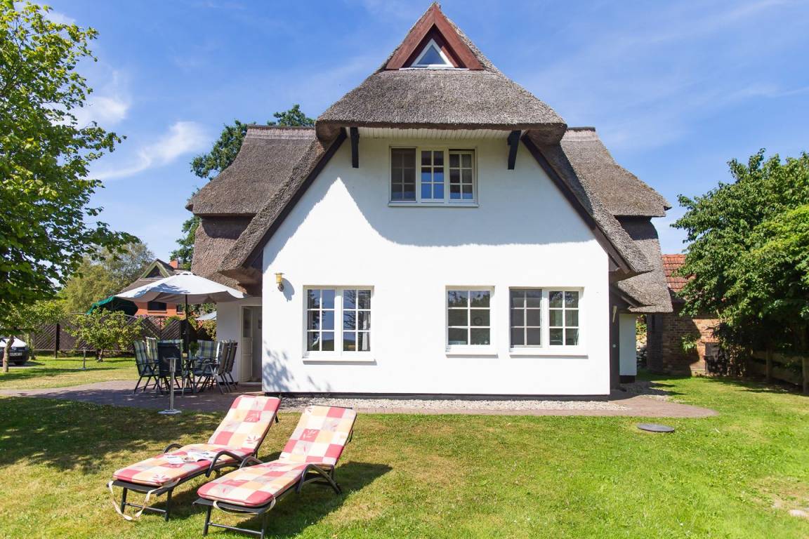 110 M² Ferienhaus ∙ 2 Schlafzimmer ∙ 4 Gäste - Wustrow