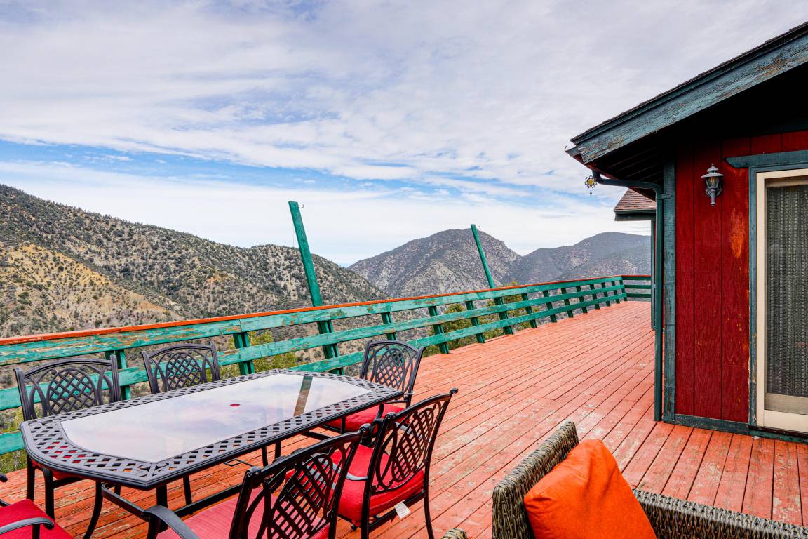 304 M² House ∙ 7 Bedrooms ∙ 14 Guests - Pine Mountain Club, CA