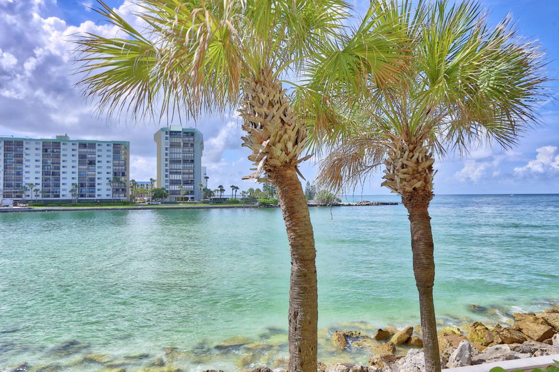 102 M² Condo ∙ 2 Bedrooms ∙ 4 Guests - Treasure Island, FL