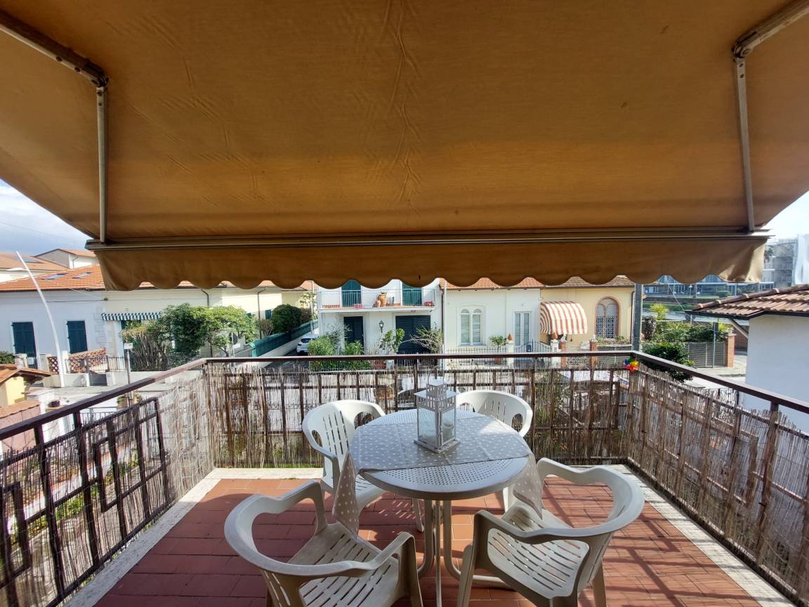 130 M² Apartment ∙ 2 Bedrooms ∙ 6 Guests - Viareggio