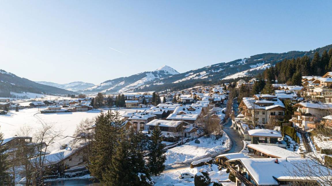 650 M² Ferienhaus ∙ 25 Schlafzimmer ∙ 45 Gäste - Ellmau