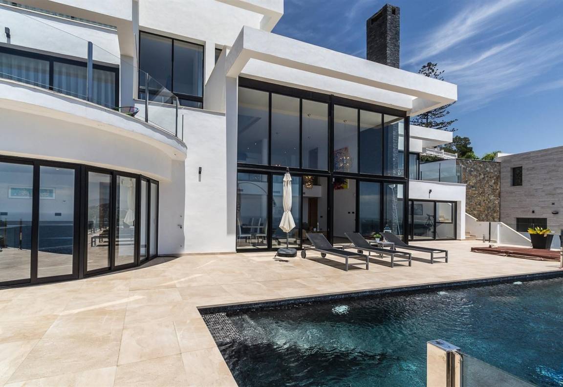 250 M² Villa ∙ 4 Schlafzimmer ∙ 8 Gäste - Salobreña