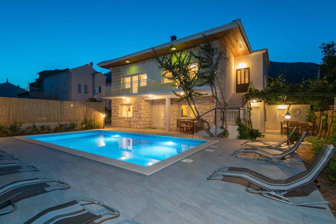 211 M² House ∙ 6 Bedrooms ∙ 13 Guests - Korčula
