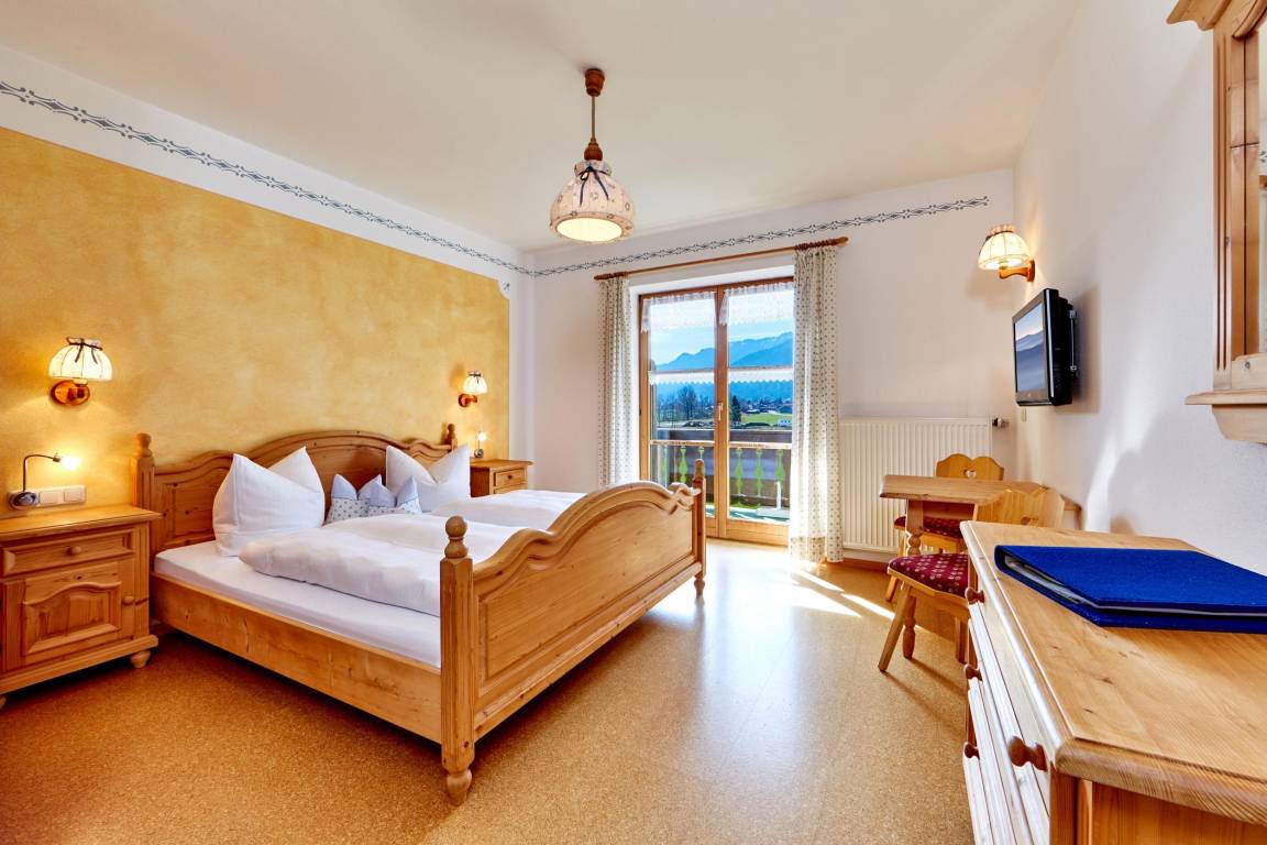 50 M² Ferienwohnung ∙ 2 Schlafzimmer ∙ 2 Gäste - Unterammergau