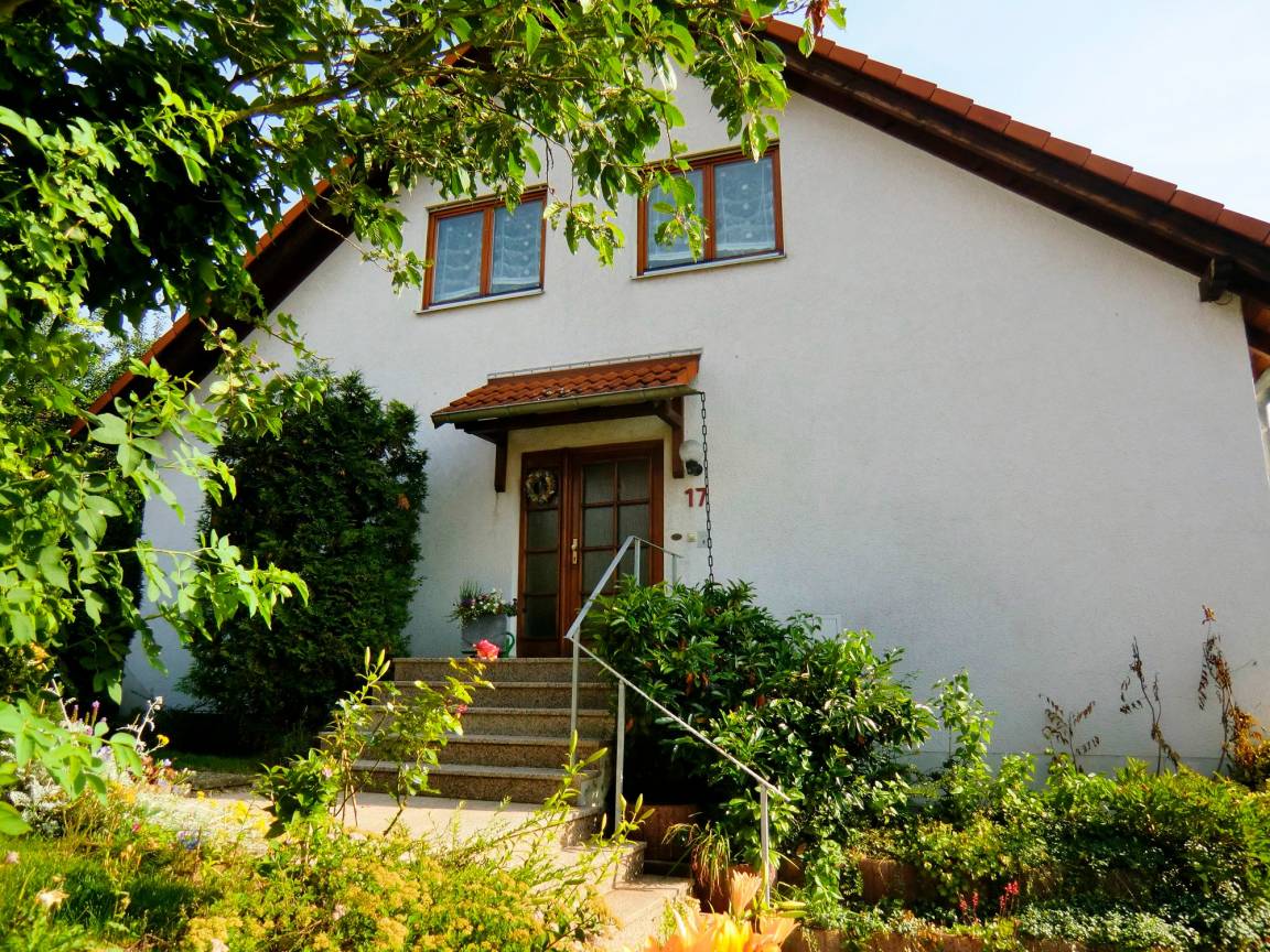 60 M² Ferienwohnung ∙ 2 Schlafzimmer ∙ 4 Gäste - Maintal
