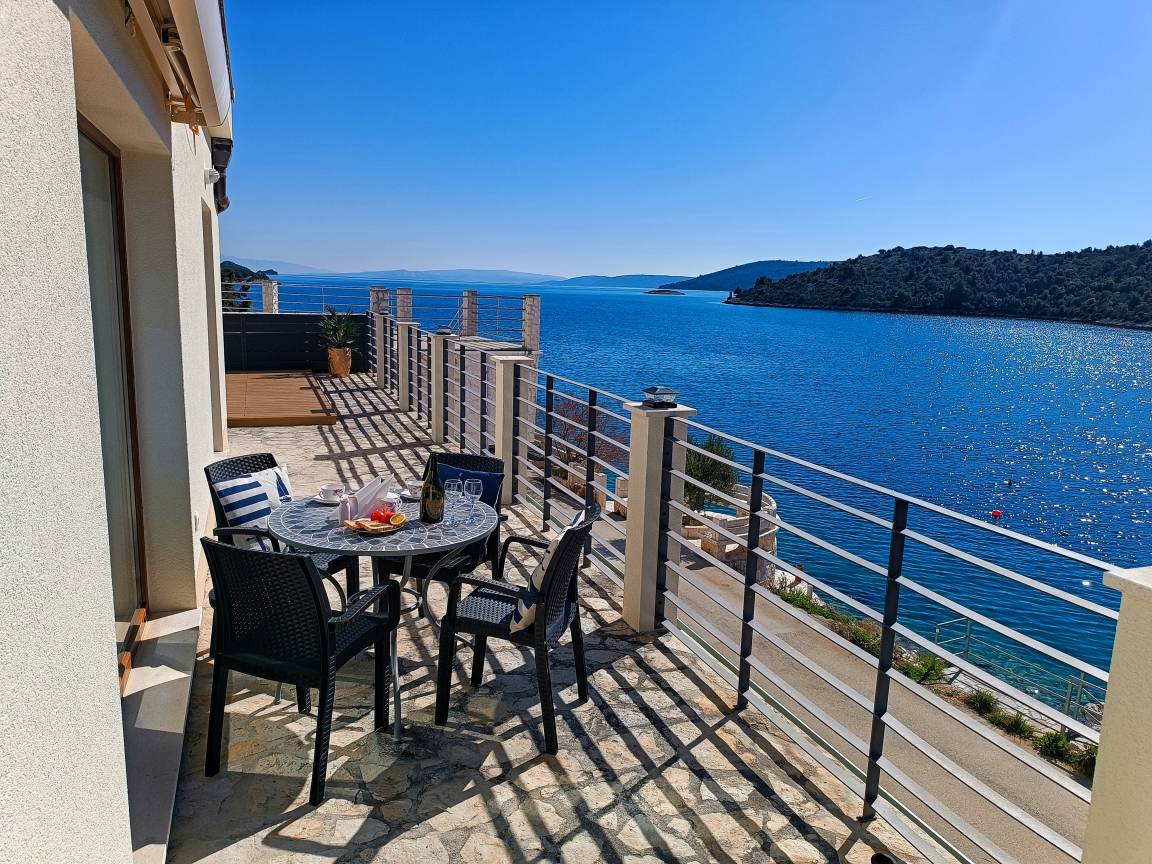 Ferienwohnung ∙ 2 Schlafzimmer ∙ 6 Gäste - Maslinica