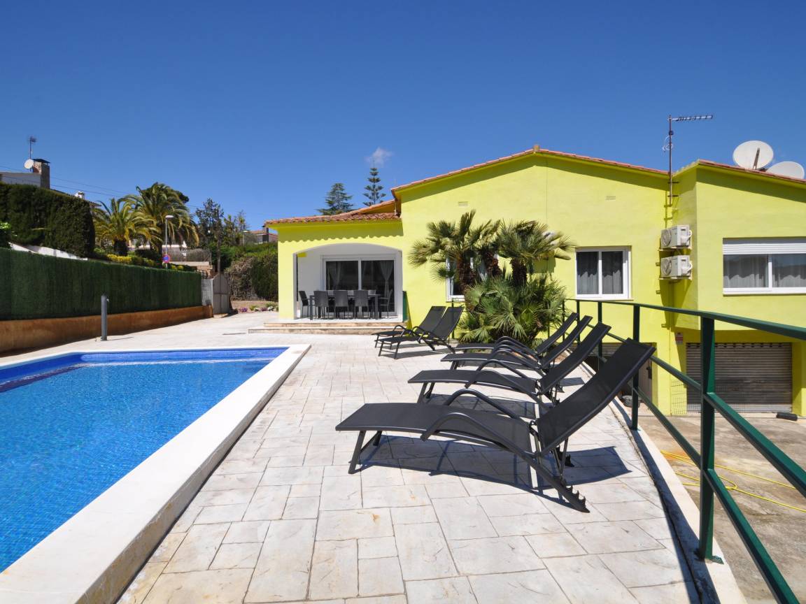 166 M² Ferienhaus ∙ 4 Schlafzimmer ∙ 8 Gäste - Blanes