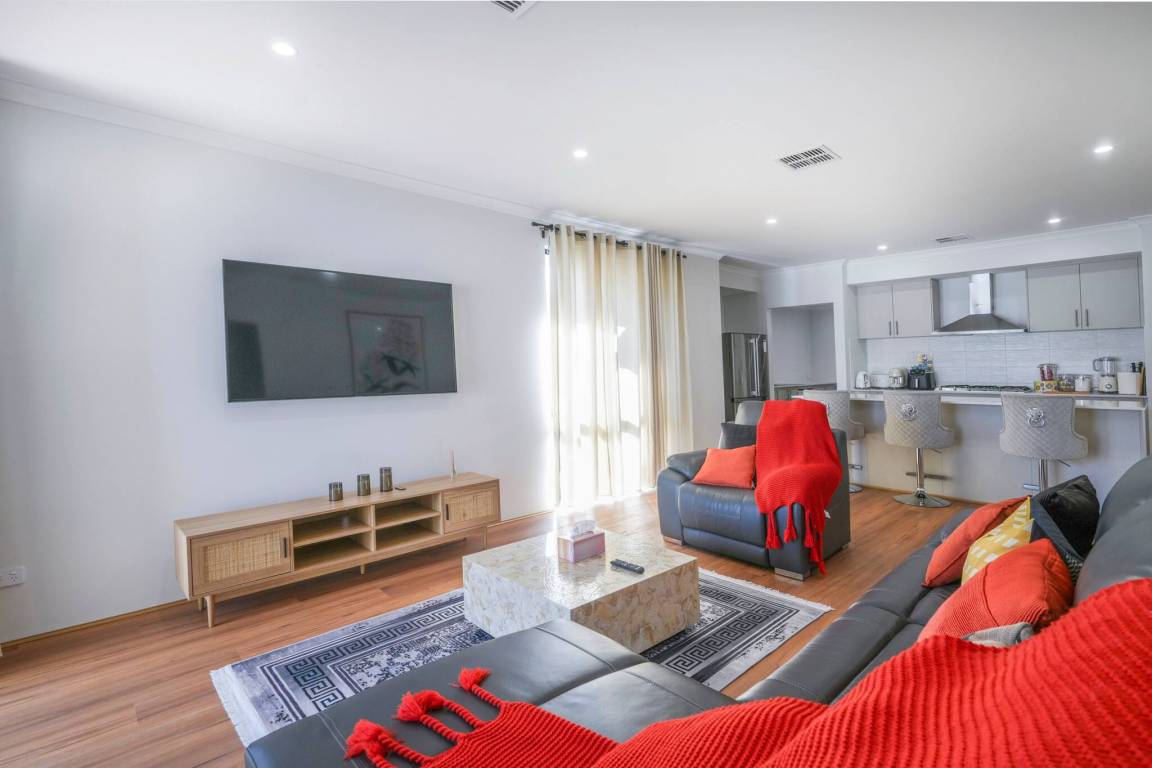 250 M² House ∙ 4 Bedrooms ∙ 8 Guests - Greenmount
