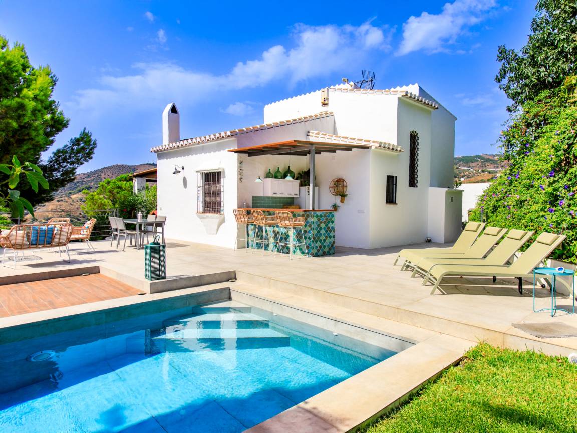 85 M² House ∙ 2 Bedrooms ∙ 4 Guests - Frigiliana