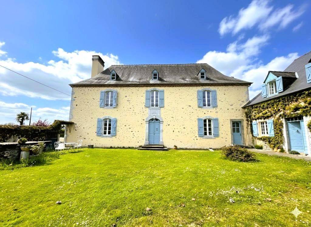 200 M² Gîte ∙ 4 Bedrooms ∙ 9 Guests - Pau