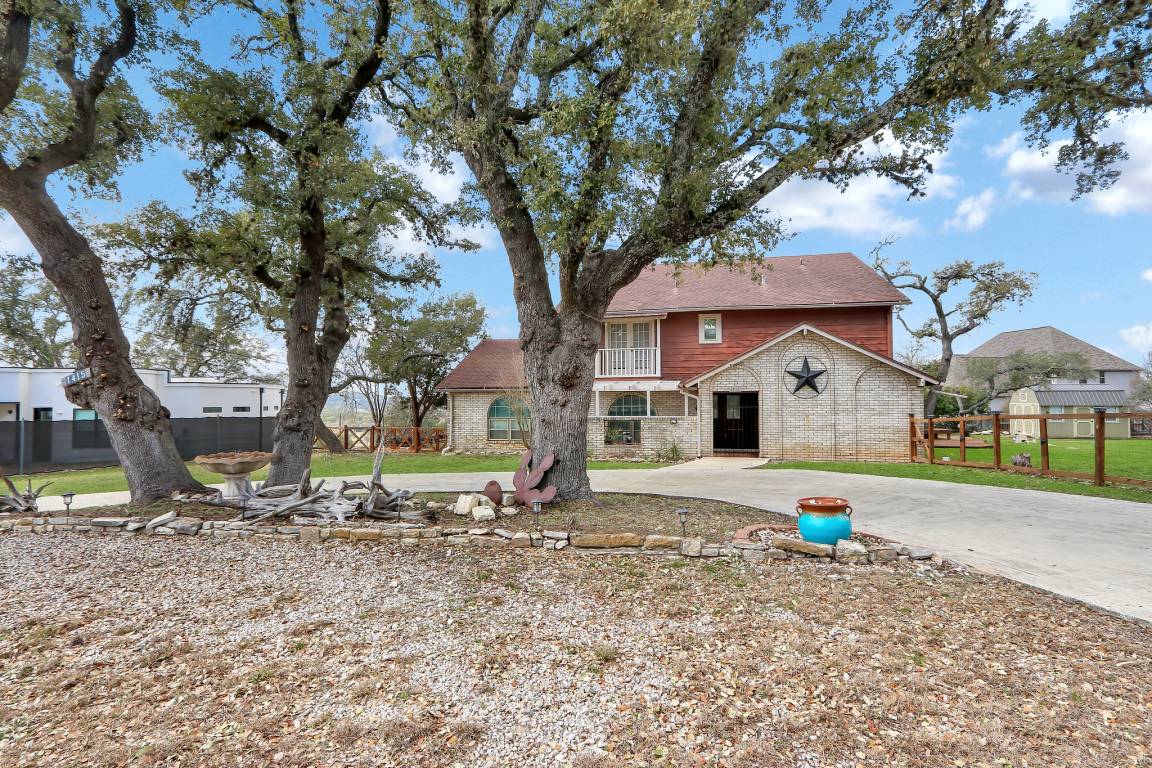 242 M² House ∙ 4 Bedrooms ∙ 8 Guests - Canyon Lake, TX