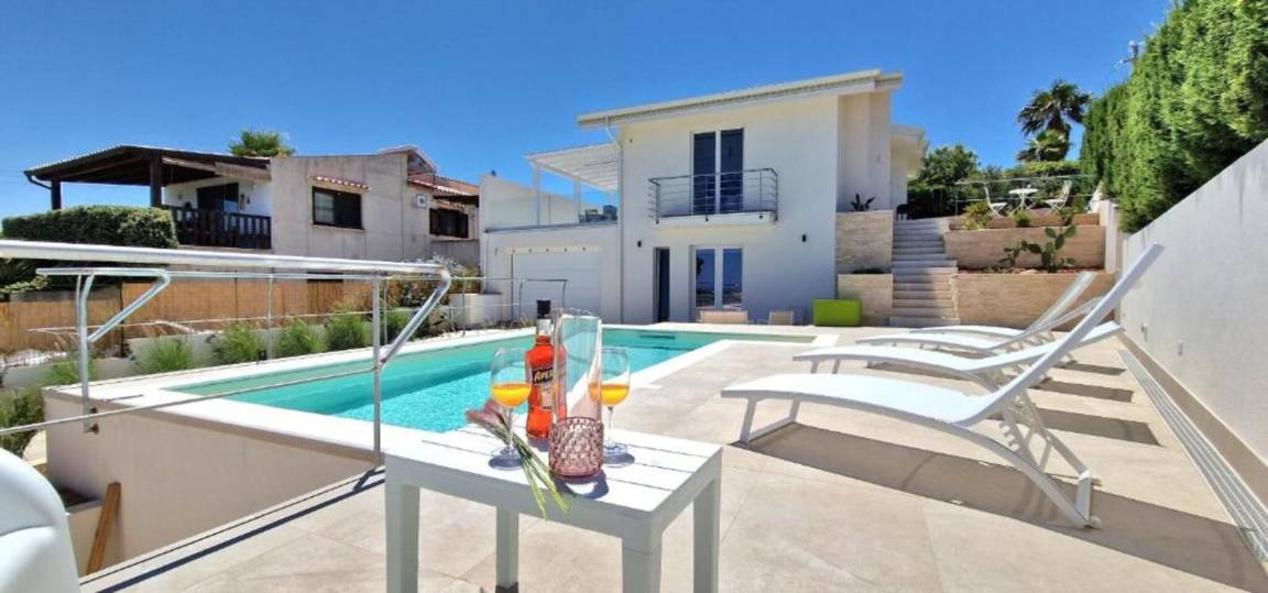 130 M² Villa ∙ 4 Slaapkamers ∙ 8 Gasten - Castellammare del Golfo