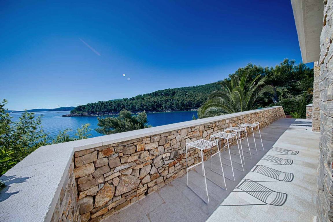 Villa ∙ 6 Bedrooms ∙ 11 Guests - Sutivan