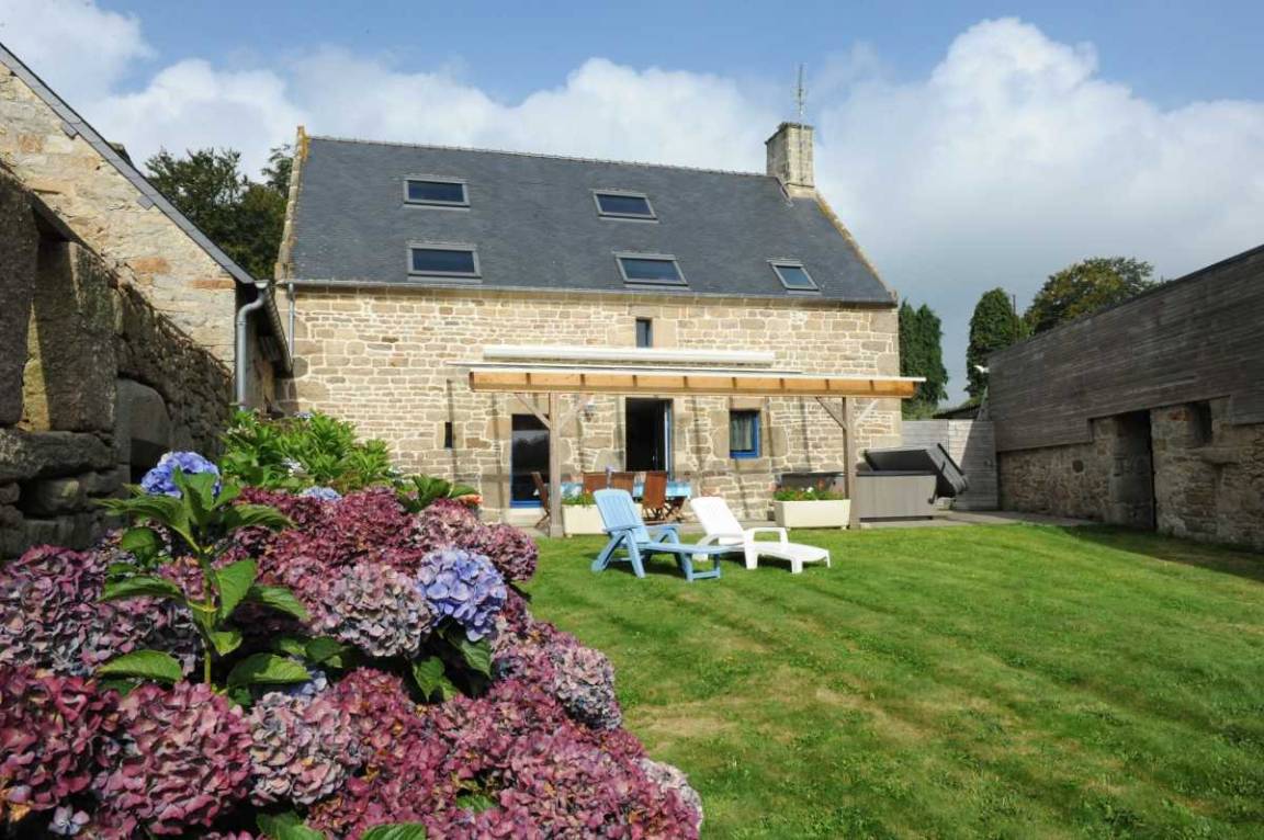 140 M² Gîte ∙ 5 Bedrooms ∙ 10 Guests - Brittany