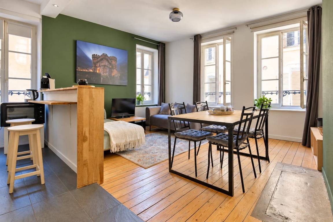 65 M² Apartamento ∙ 2 Habitaciones ∙ 5 Huéspedes - Metz